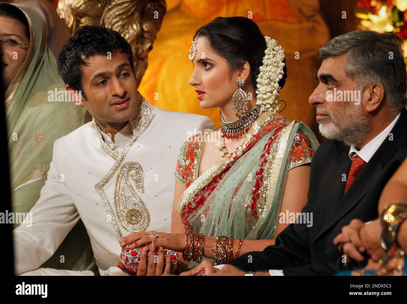 Shoaib Malik And His Wife
