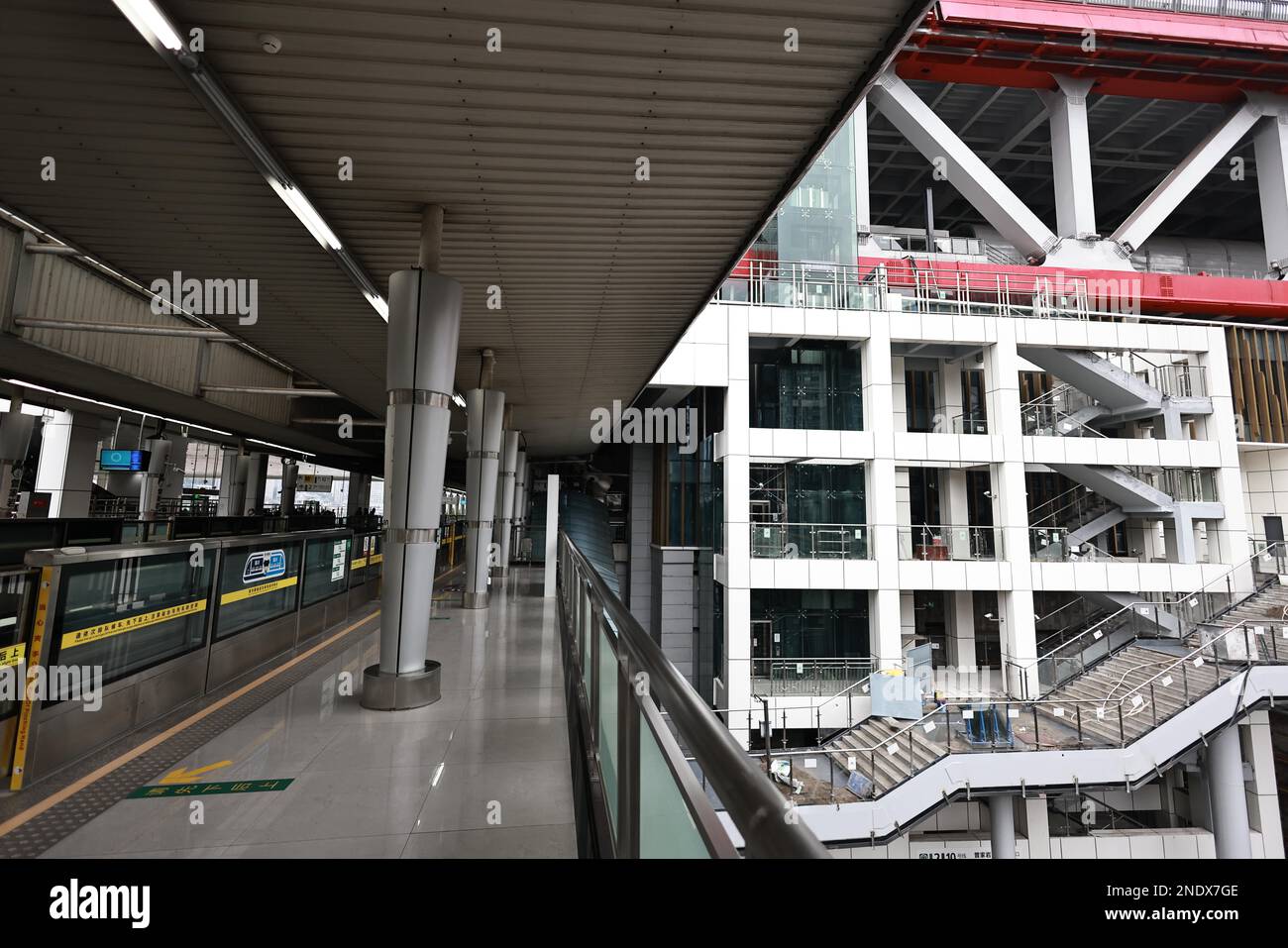 China's first metro station built on the river-crossing bridge ...