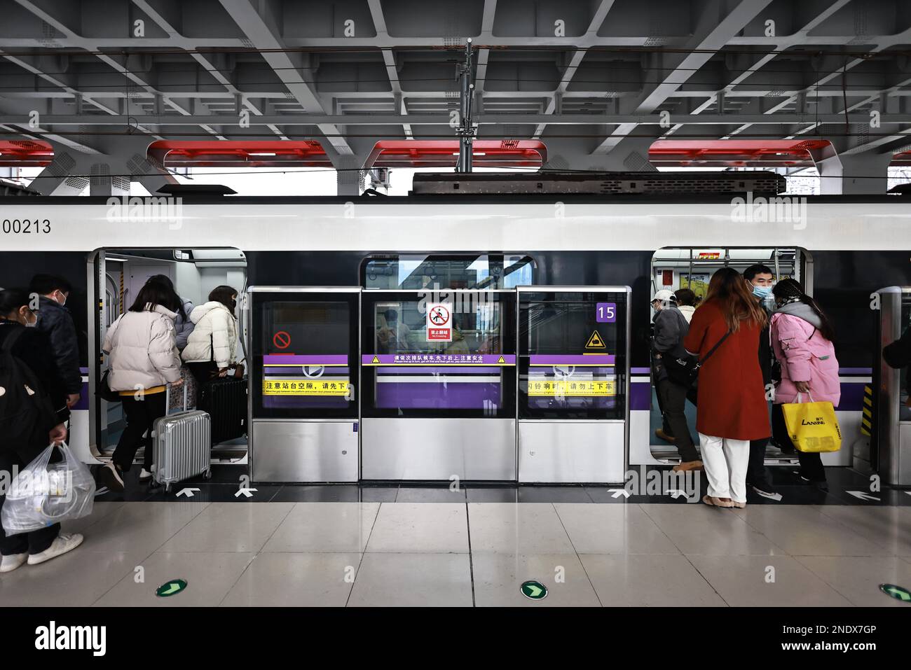 China's first metro station built on the river-crossing bridge ...