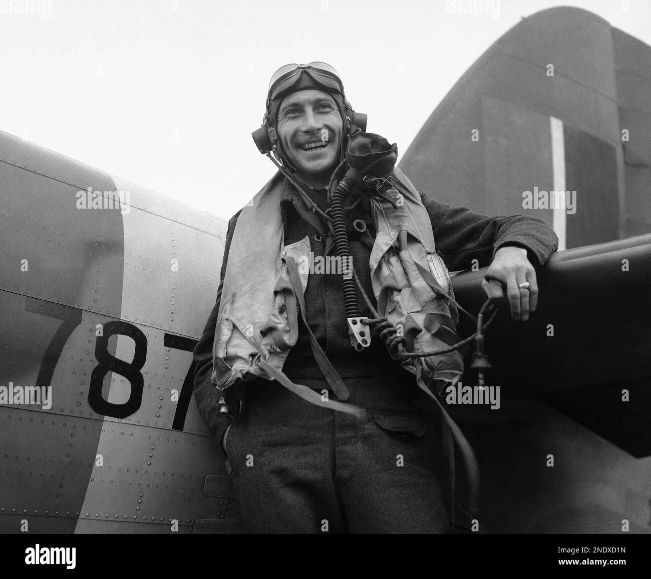 American Flight-Sergeant Pete Shelton, former professional parachutist ...