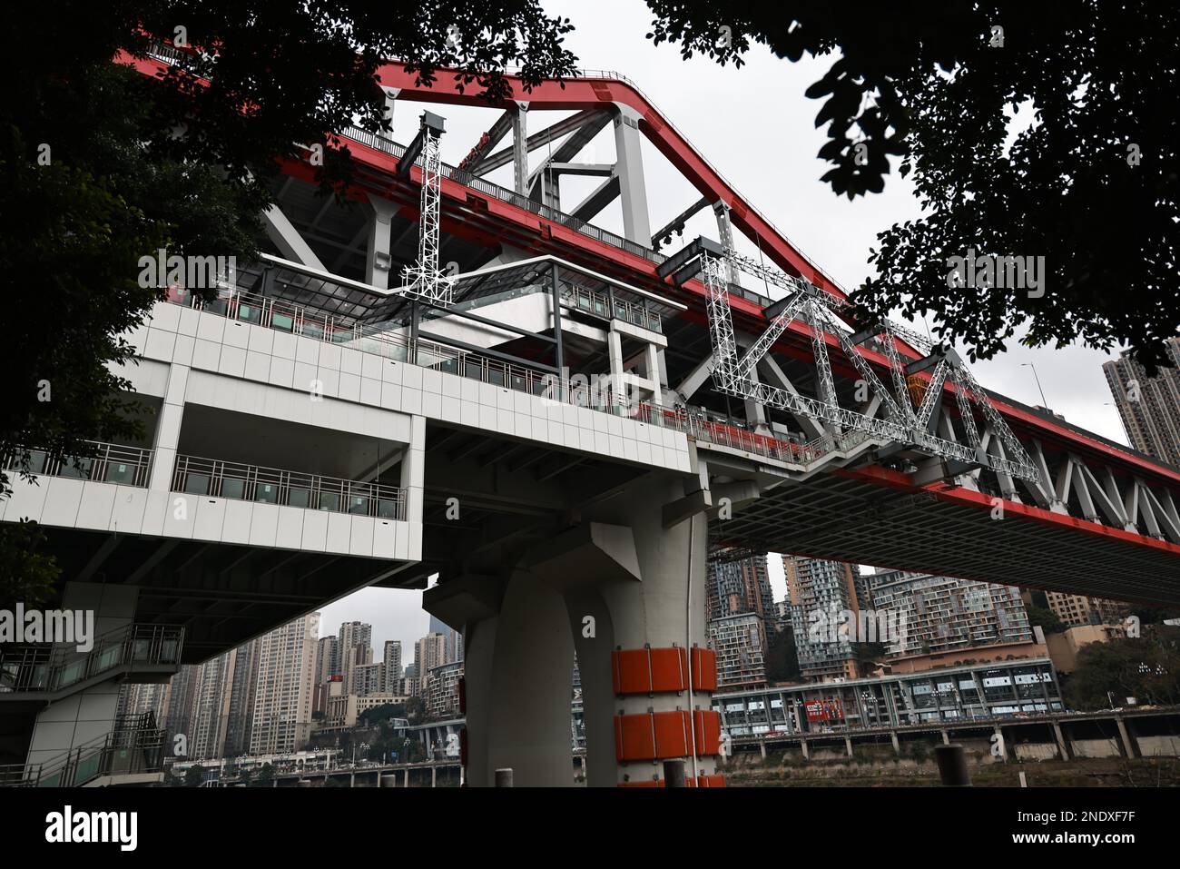 China's first metro station built on the river-crossing bridge ...