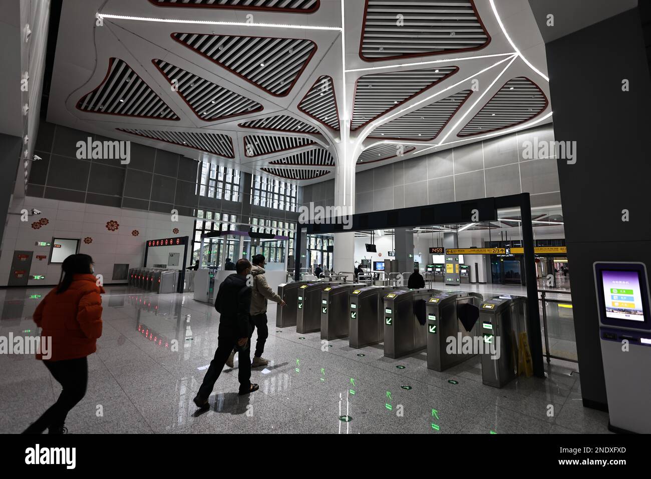 China's first metro station built on the river-crossing bridge ...