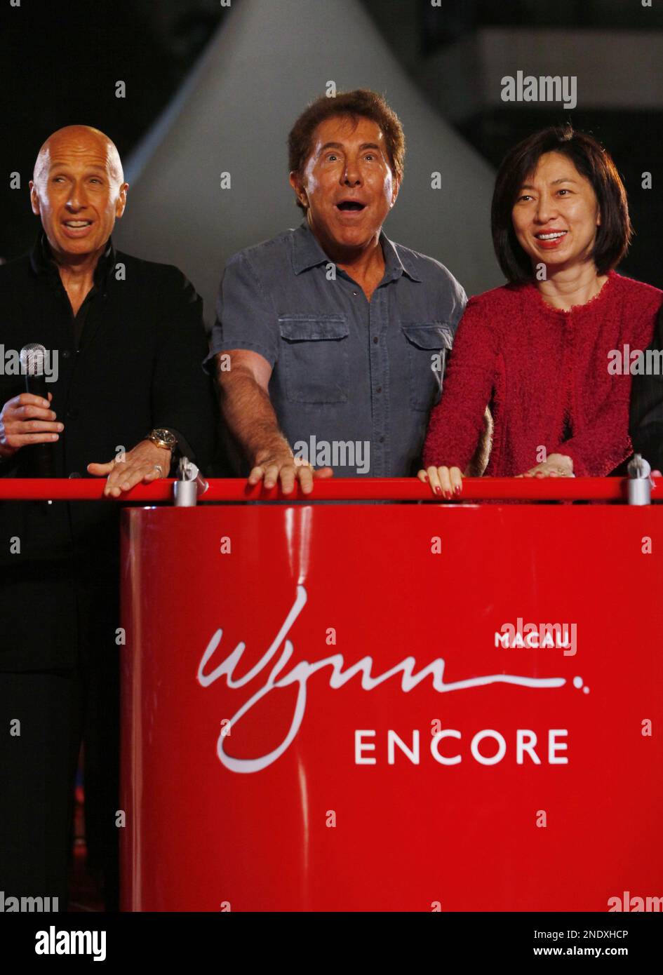 Billionaire Steve Wynn, center, chairman of the board and CEO of Wynn ...