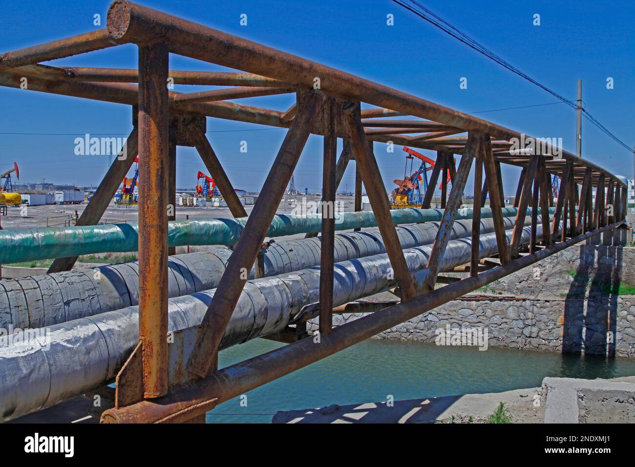 Electric drill water pipe hi-res stock photography and images - Alamy