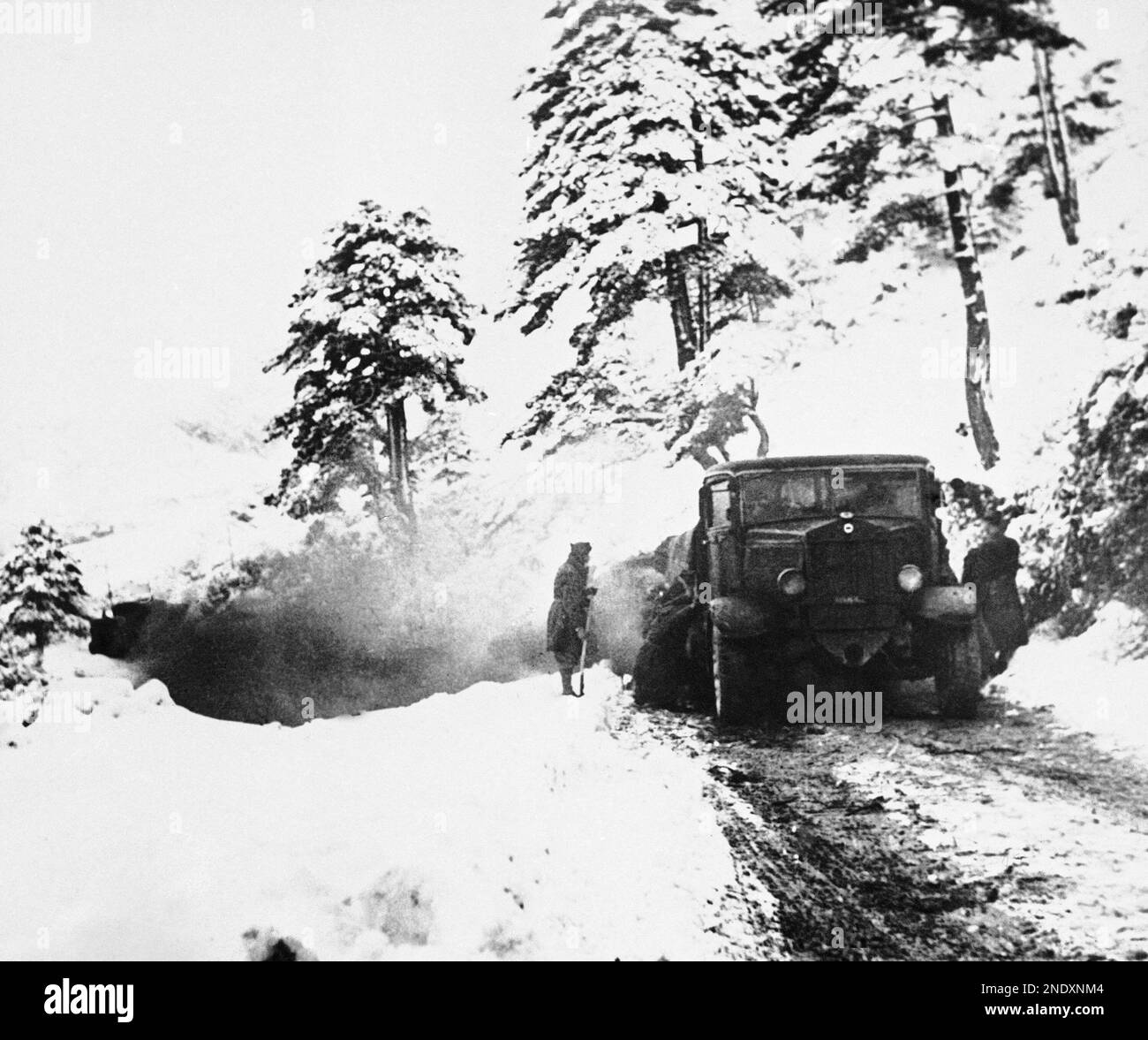 Italian soldiers battled heavy snow as they brought their supply laden ...
