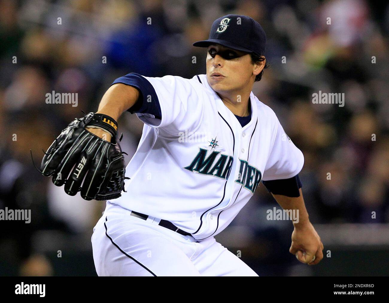 Seattle Mariners starting pitcher Jason Vargas throws against the ...