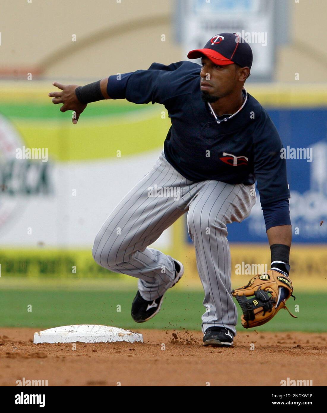 Minnesota Twins Alexi Casilla during the spring training baseball game ...