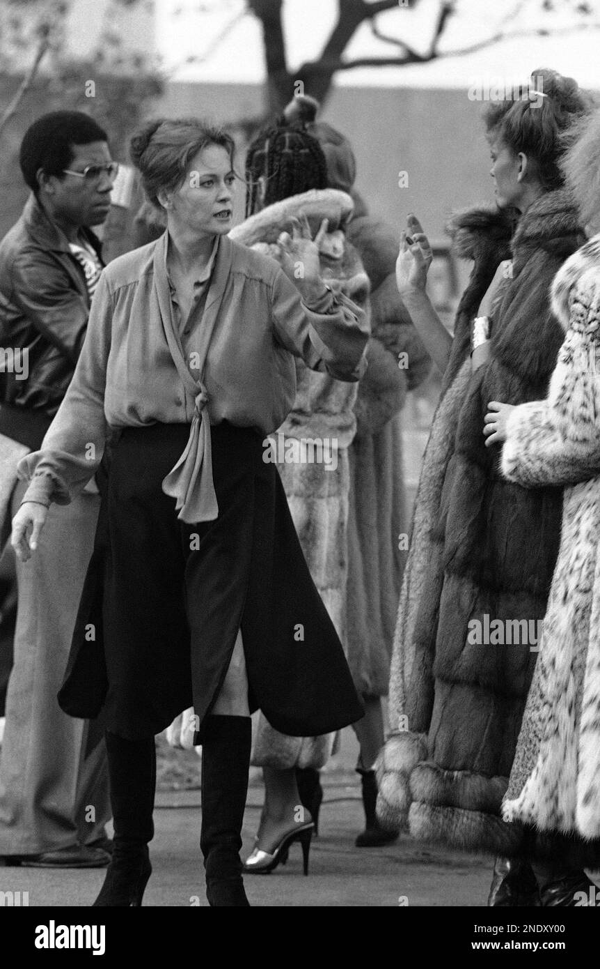 Actress Faye Dunaway is shown in New York, Oct. 28, 1977, as she goes ...