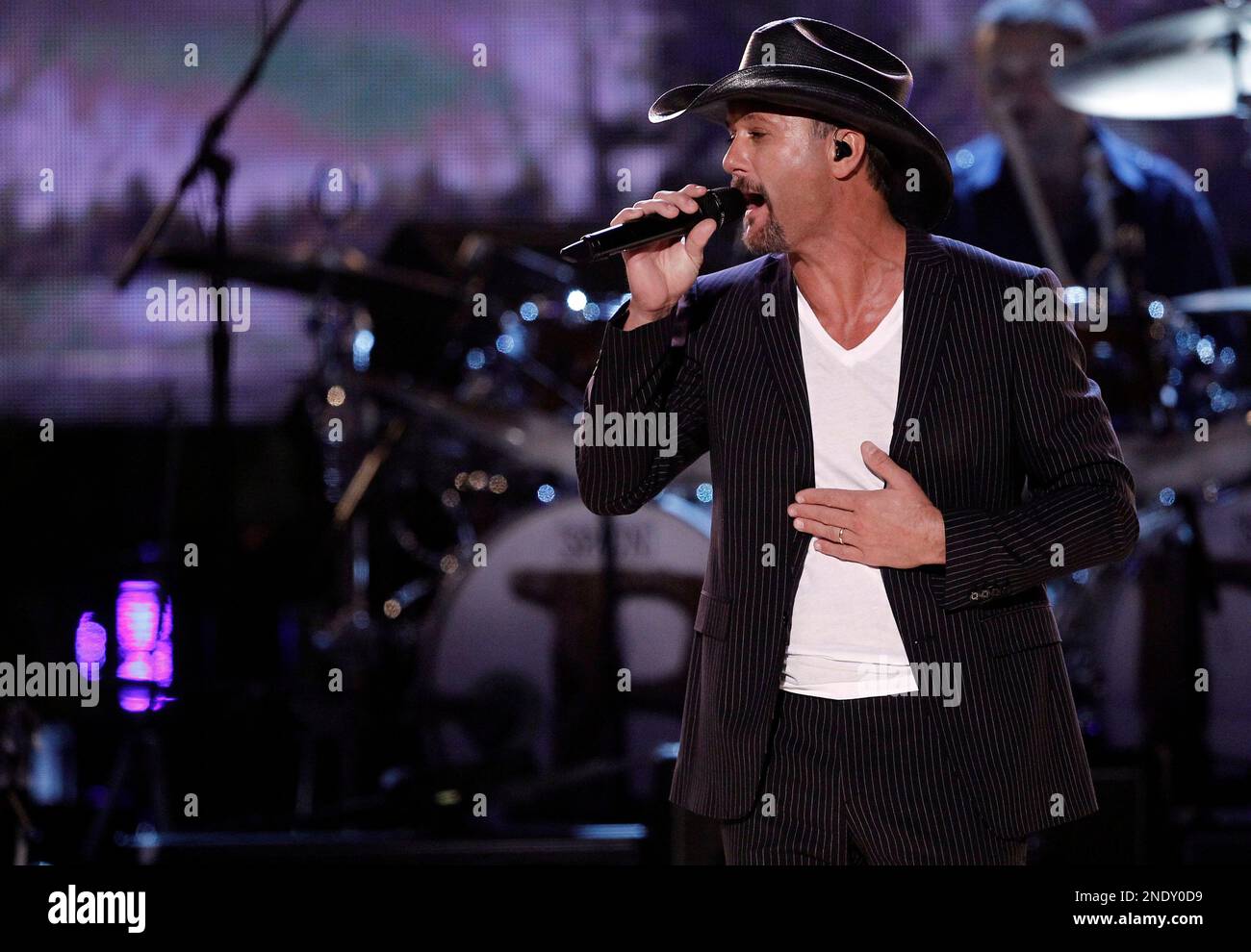 Tim McGraw performs at the Brooks & Dunn "The Last Rodeo" tribute ...