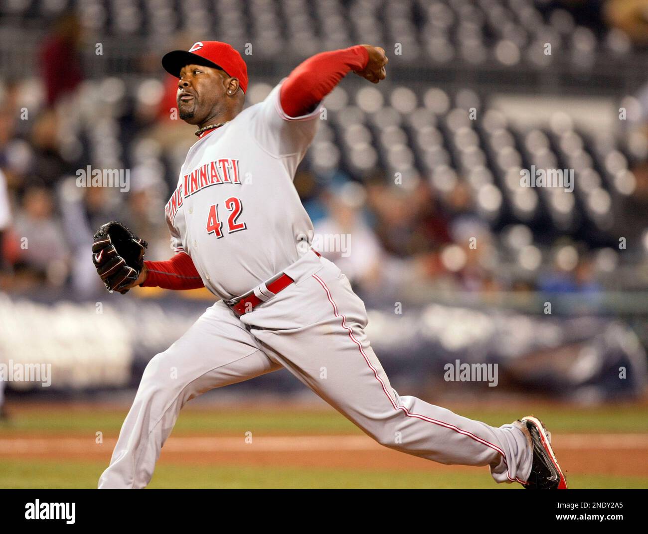 Cincinnati Reds relief pitcher Arthur Rhodes plays in the baseball game ...