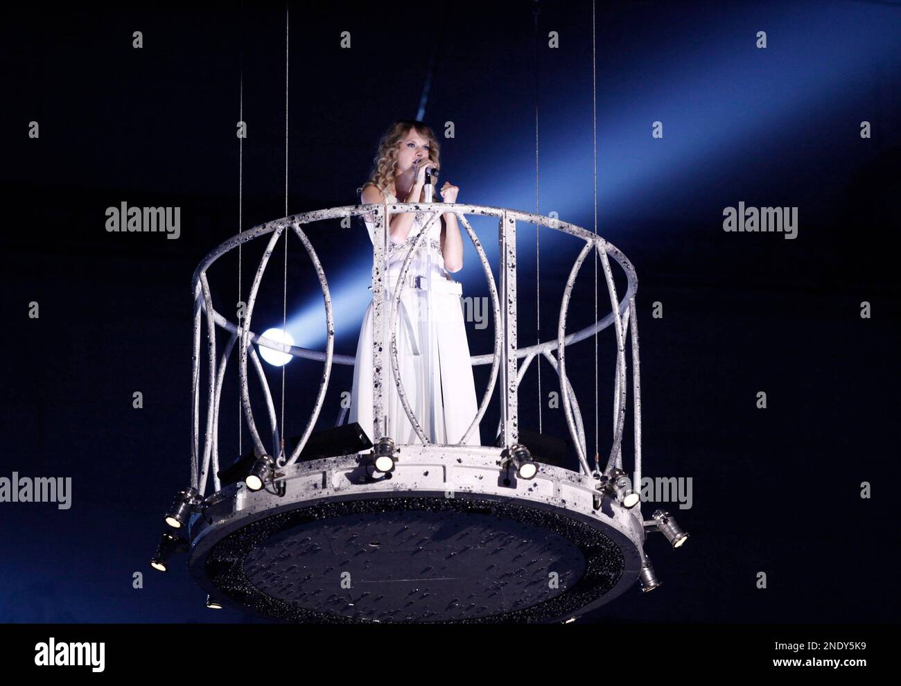 Taylor Swift performs at the 45th Annual Academy of Country Music ...