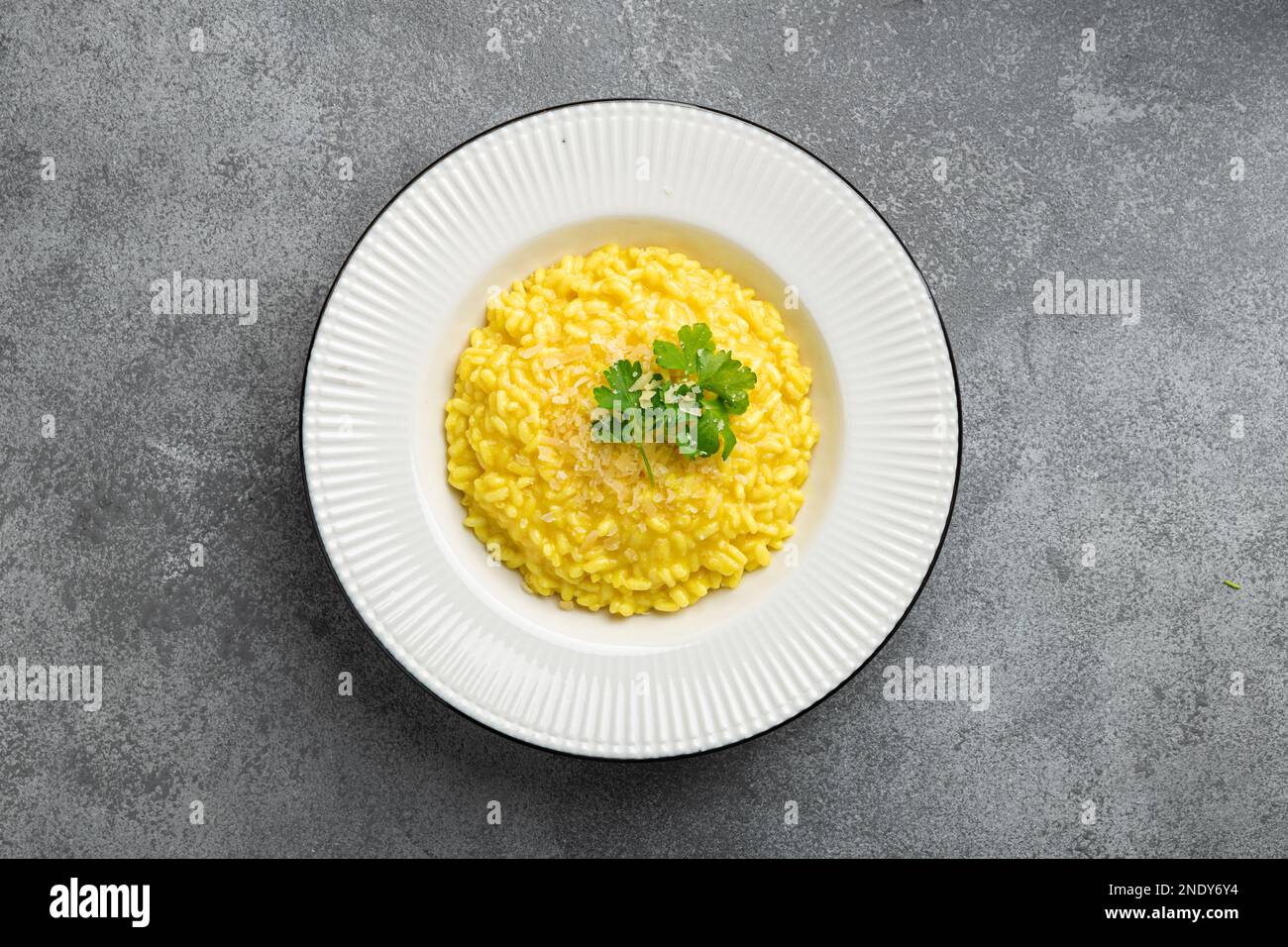 Risotto alla milanese Stock Photo - Alamy
