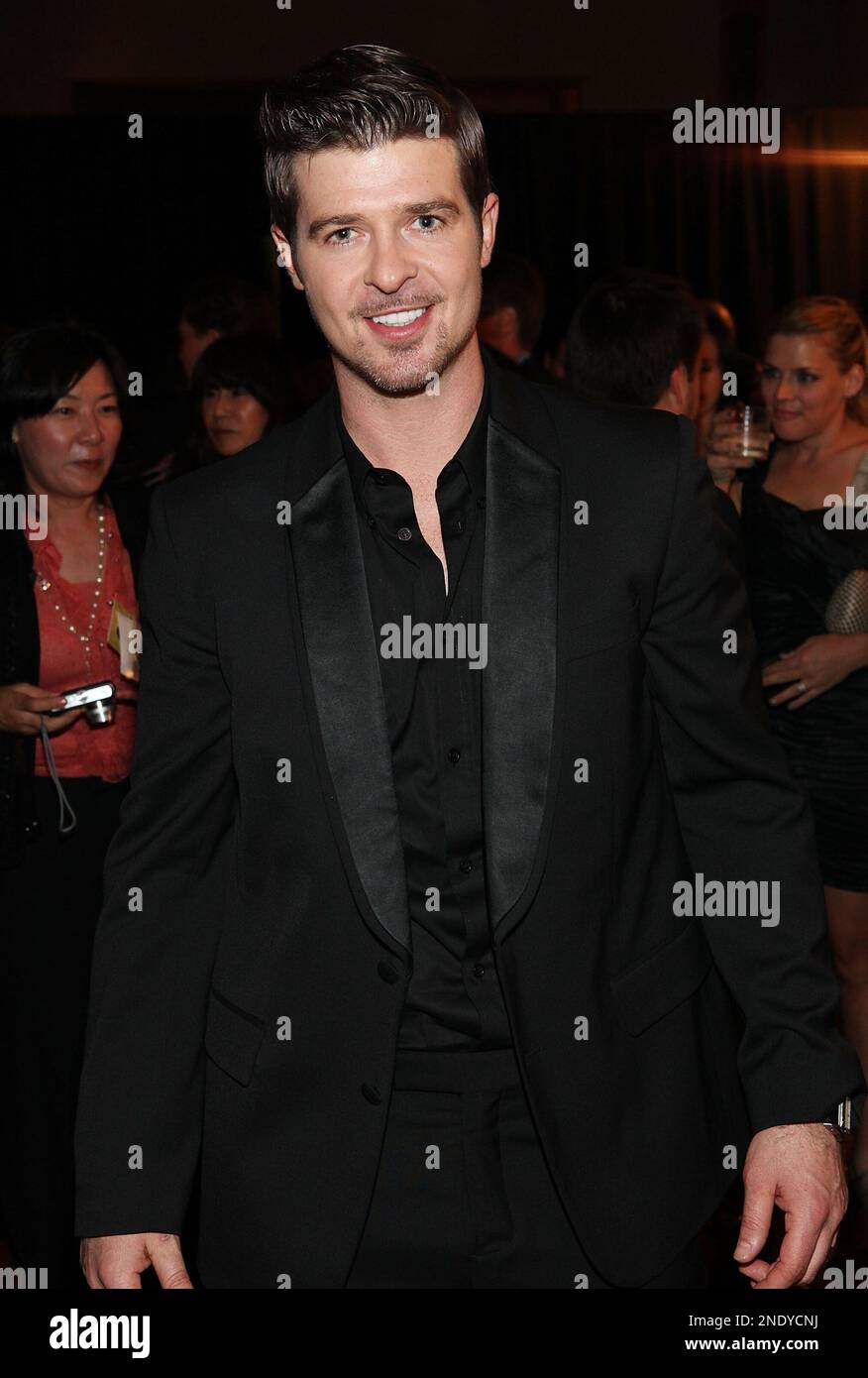 Robin Thicke attends Friends Without A Border's First Annual Los ...