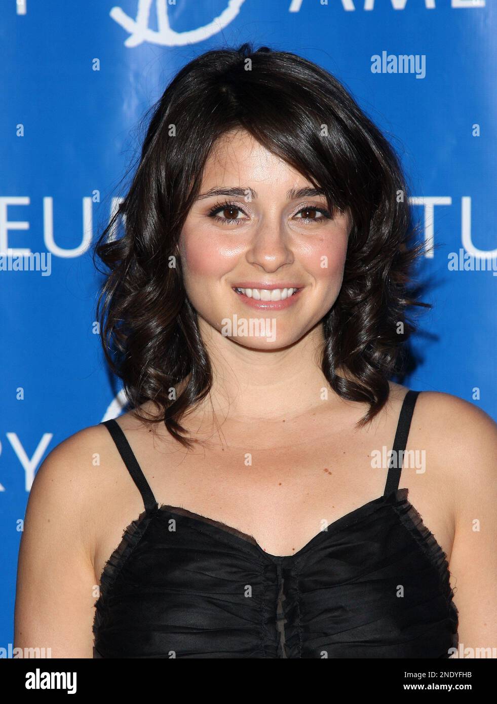 Shiri Appleby attends the American Museum of Natural History's ...