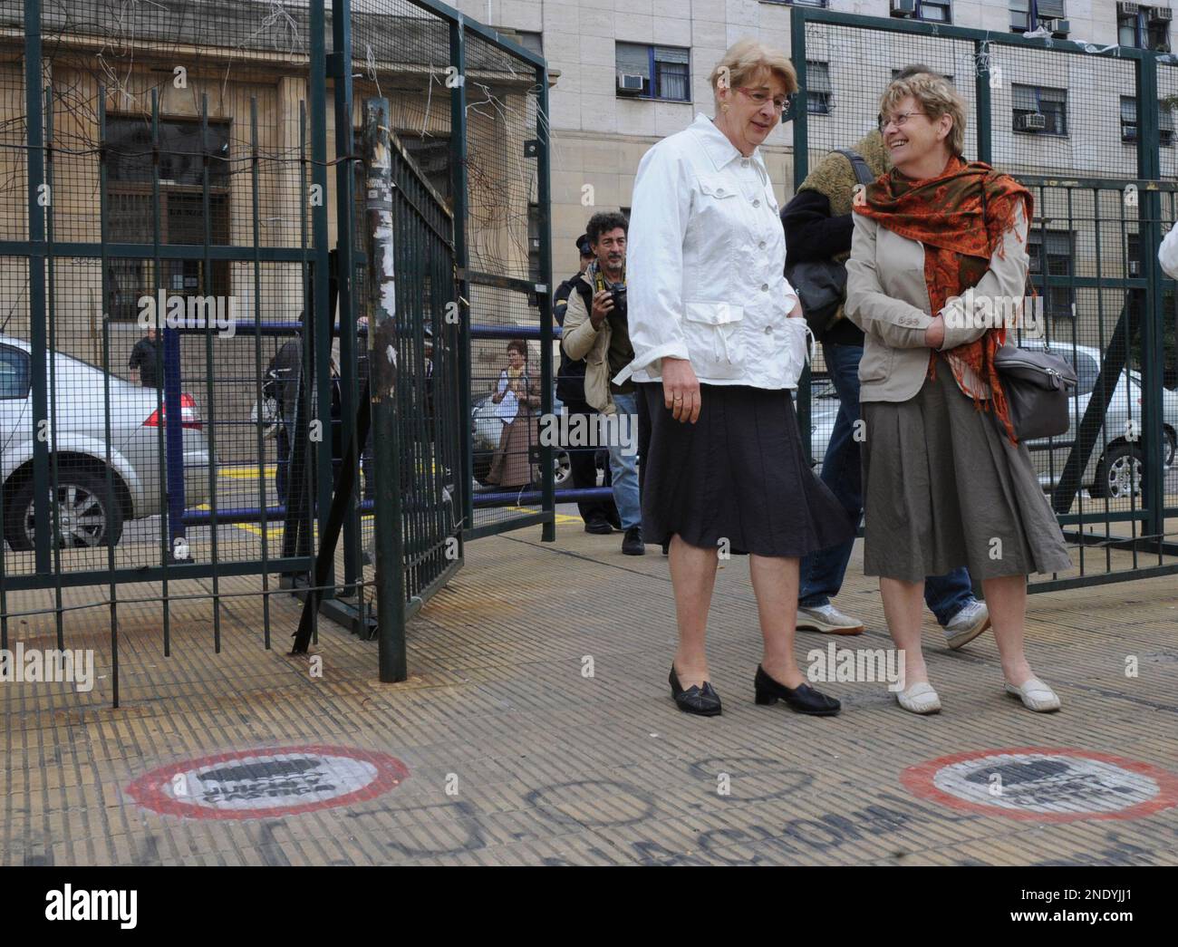 France's Gabrielle Domon, left, and her sister Annie Domon, sisters of ...
