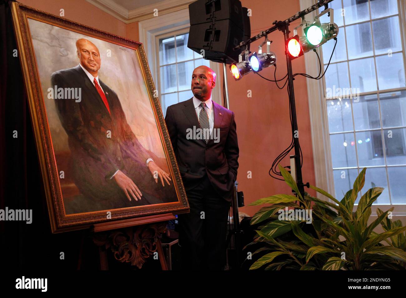 New Orleans Mayor Ray Nagin unveils his official portrait at Gallier ...