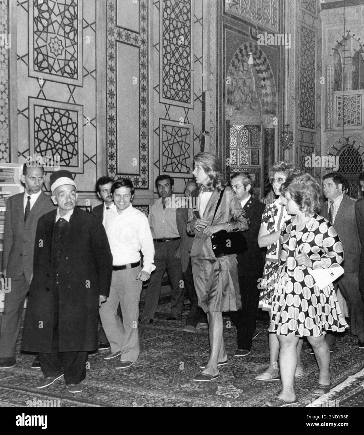 Nancy Kissinger, wife of U.S. Sec. of State Henry Kissinger (second ...