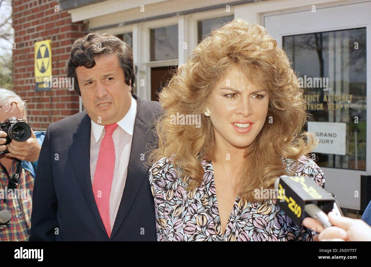 Jessica Hahn, whose tryst with TV evangelist Jim Bakker eventually ...