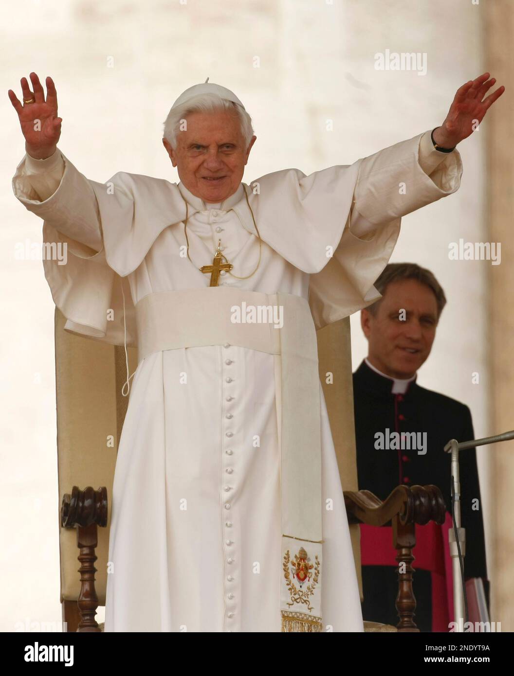 Pope Benedict XVI delivers his blessing during the weekly general ...