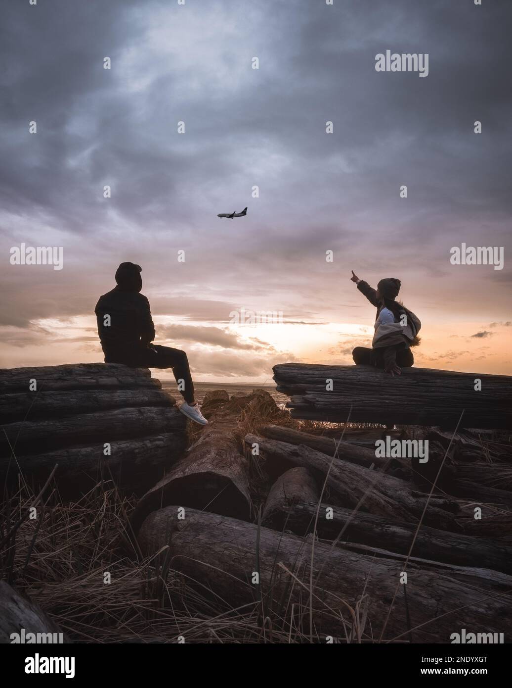 Cinematic plane landing hi-res stock photography and images - Alamy