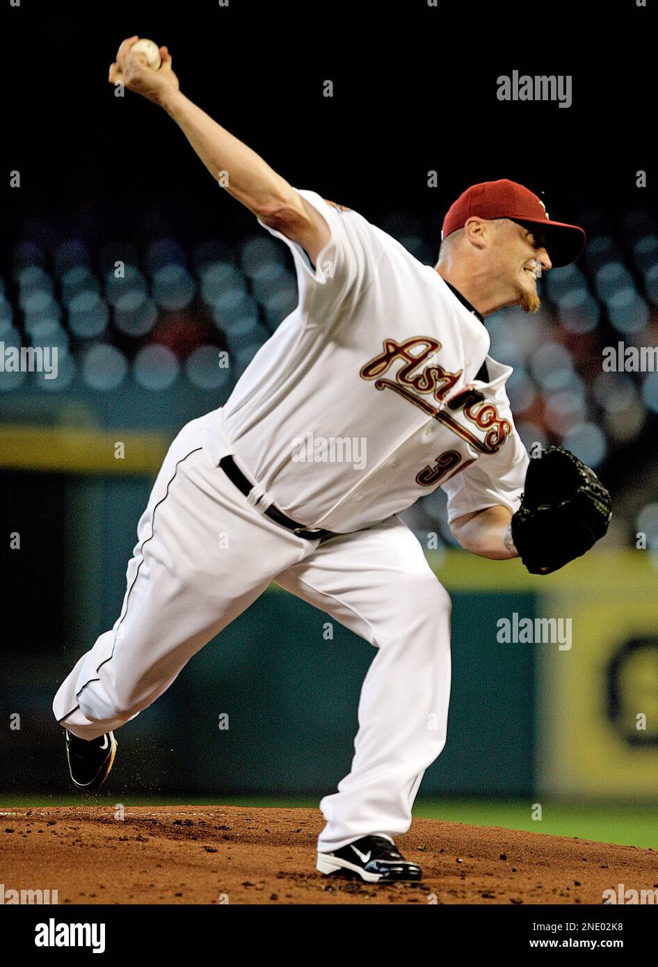 Houston Astros pitcher Brett Myers throws against the San Francisco ...