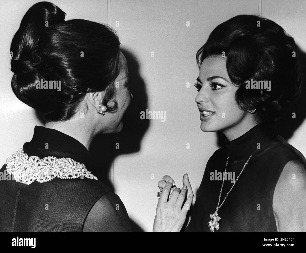 Princess-actress Ira von Fuerstenberg, right, talks with Countess Rudy ...