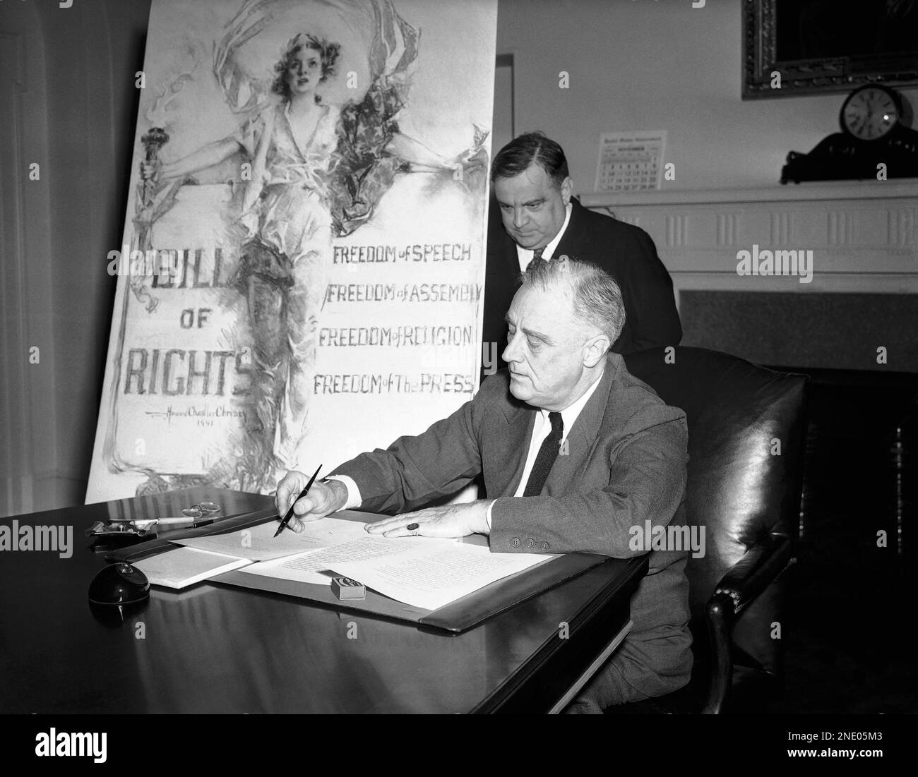 President Frankiln Roosevelt signs proclamation at the White House in ...