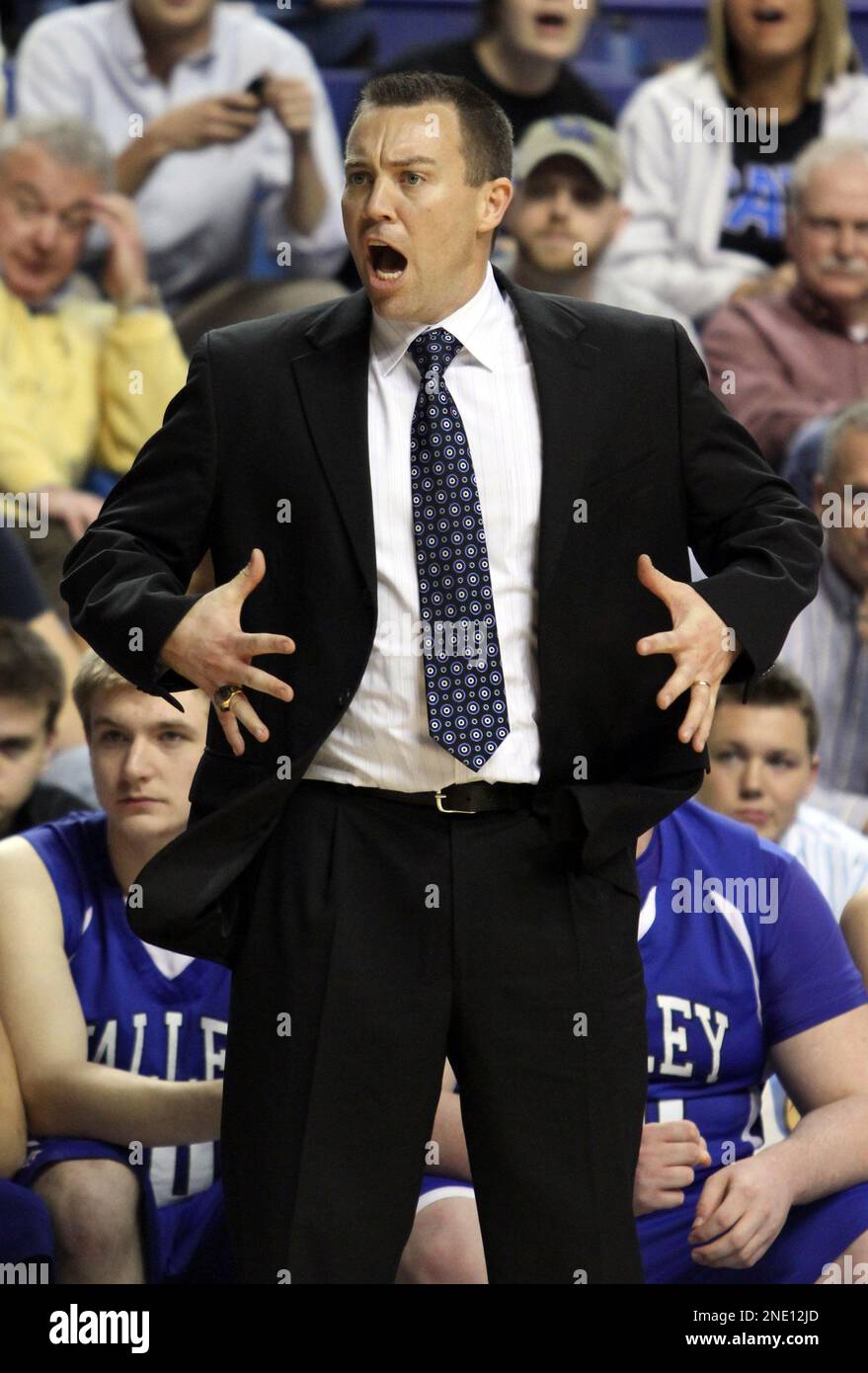 Shelby Valley head coach Jason Booher reacts to a play during the ...