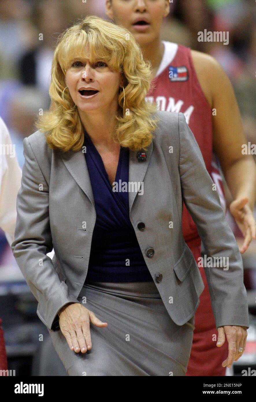 Oklahoma coach Sherri Coale reacts to action on the court in the first ...
