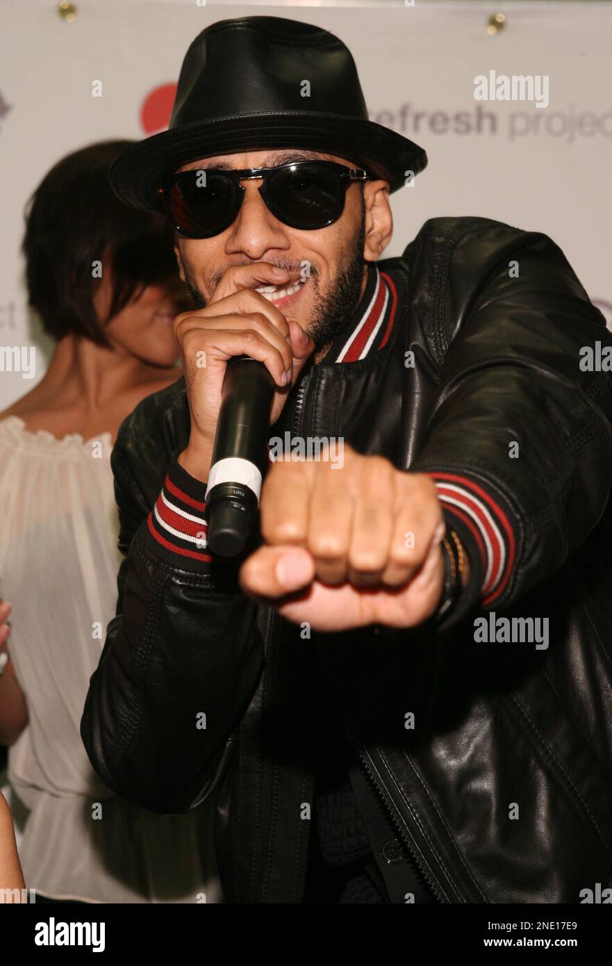Swizz Beatz performs for students at the Pepsi Idea Seminar at the ...