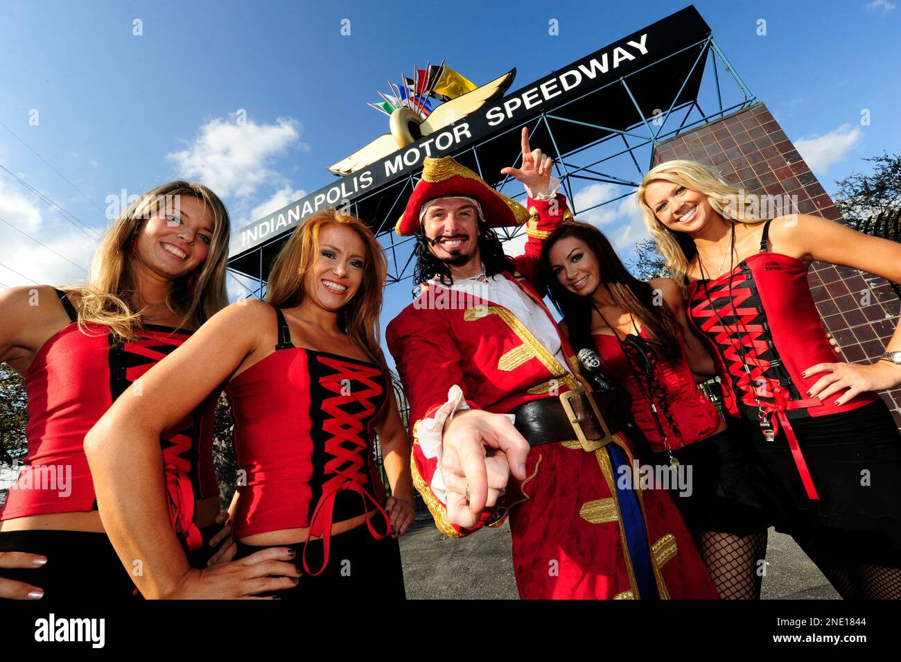Captain Morgan and the Morganettes pose at the Indianapolis Motor ...