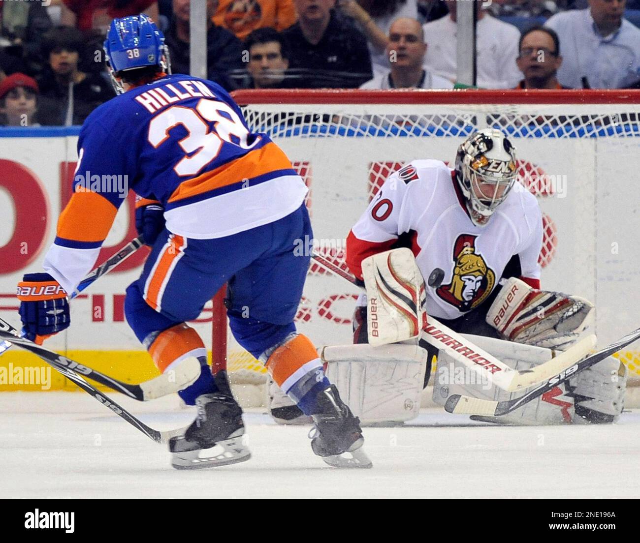 Ottawa Senators goalie Brian Elliott (30) stops a shot by New York ...