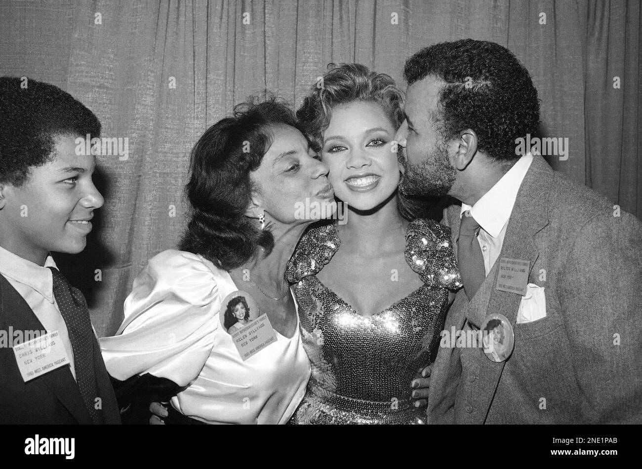 Vanessa Williams, Miss New York, is flanked by her mother Helen, and ...