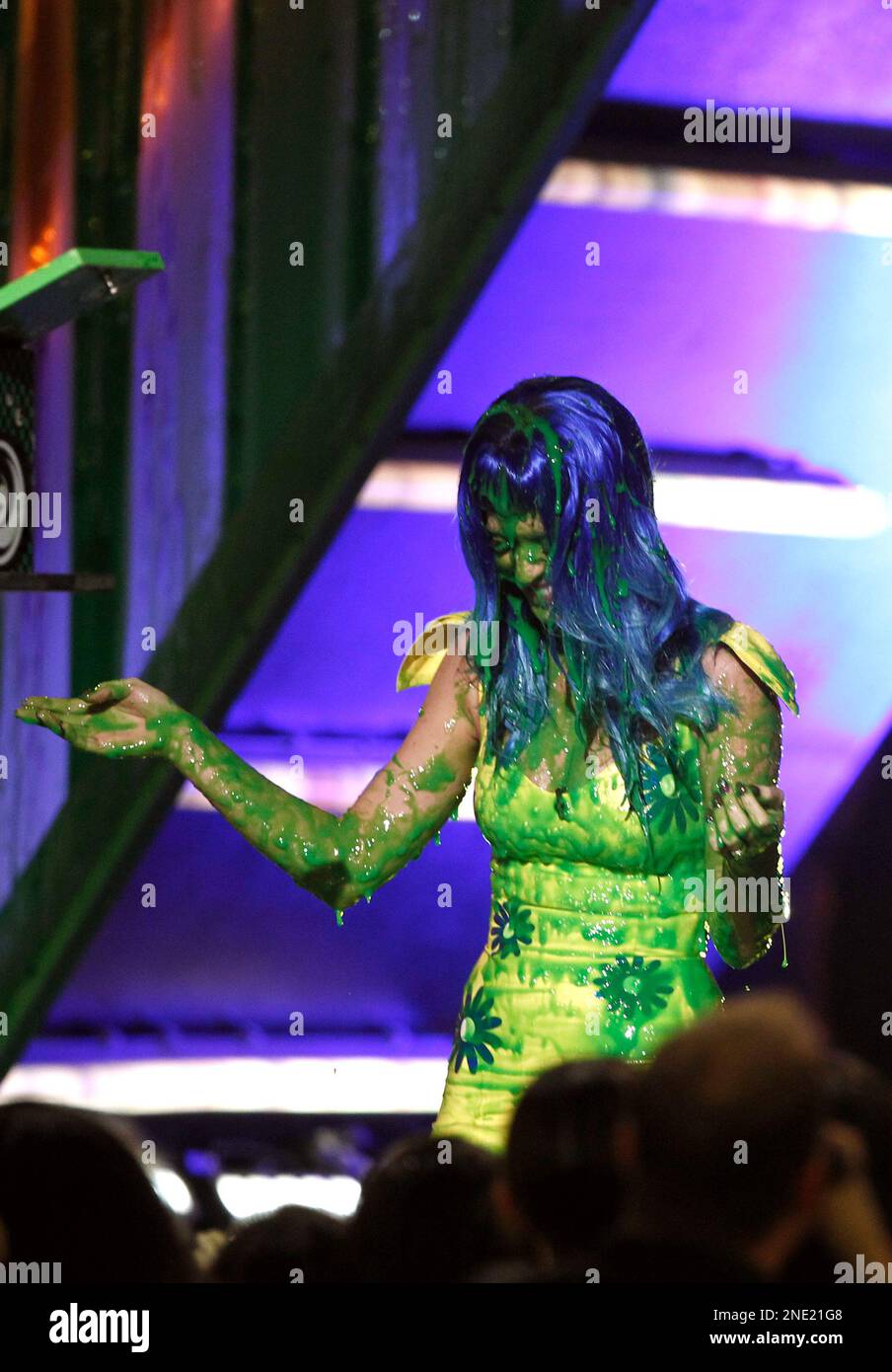 Katy Perry gets slimed at the Nickelodeon's 23rd Annual Kids' Choice ...