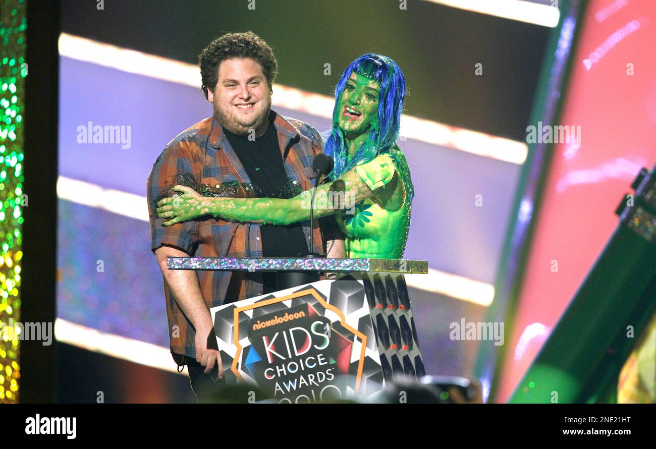 Katy Perry gets slimed at the Nickelodeon's 23rd Annual Kids' Choice ...