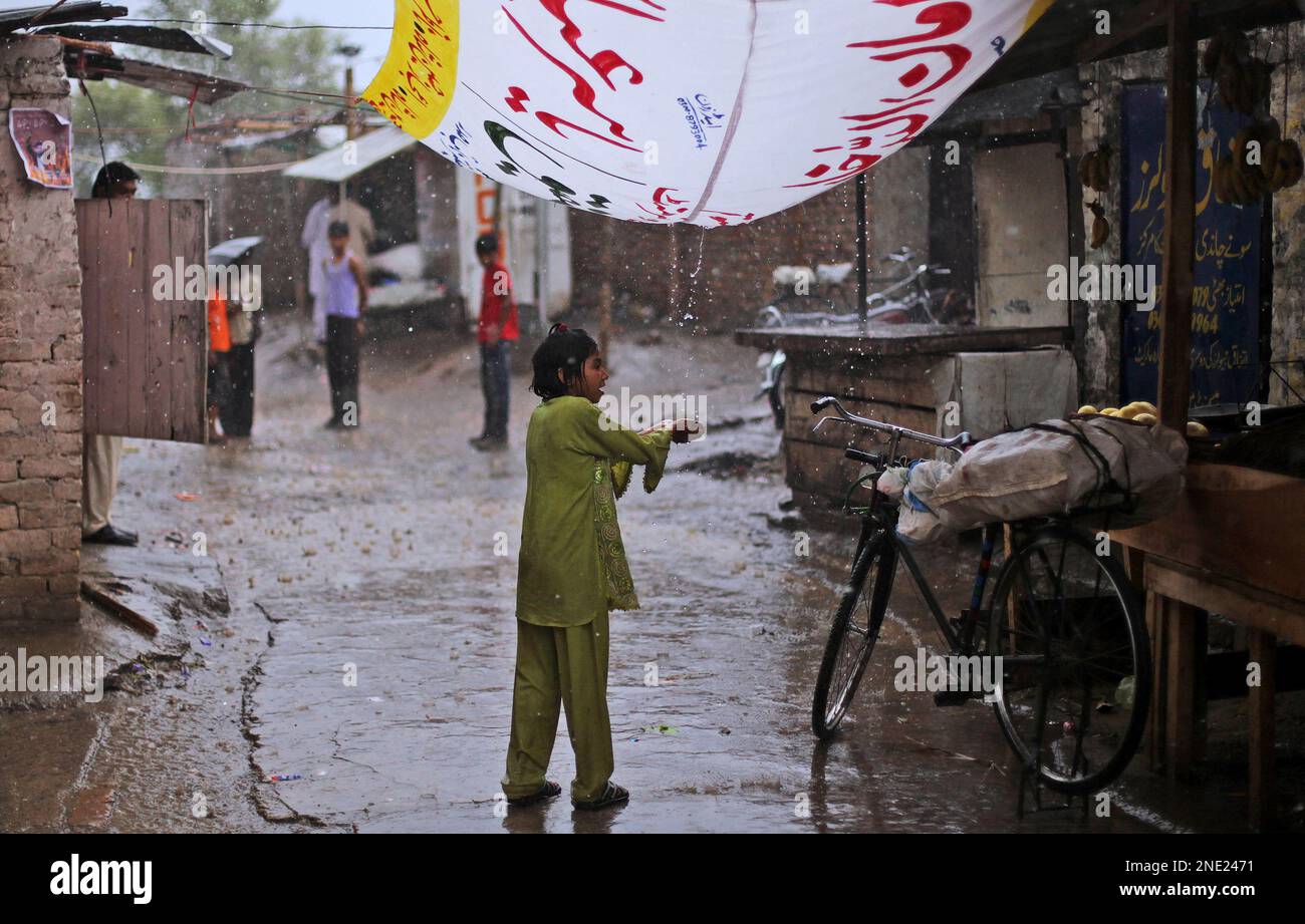 Pakistani Girls Rain