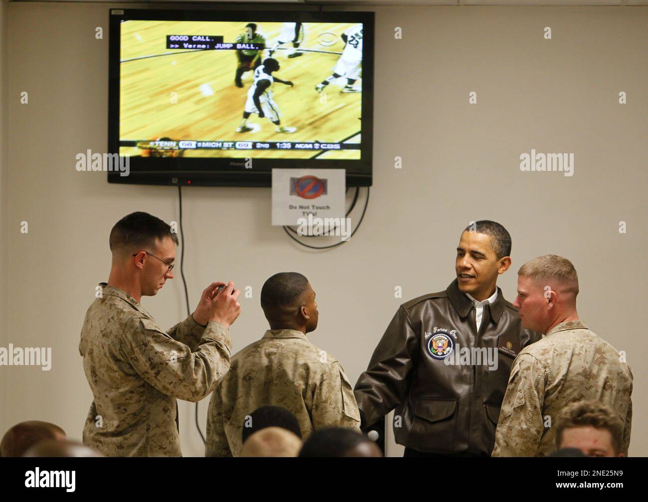 President Barack Obama greets military personnel in Dragon dining ...