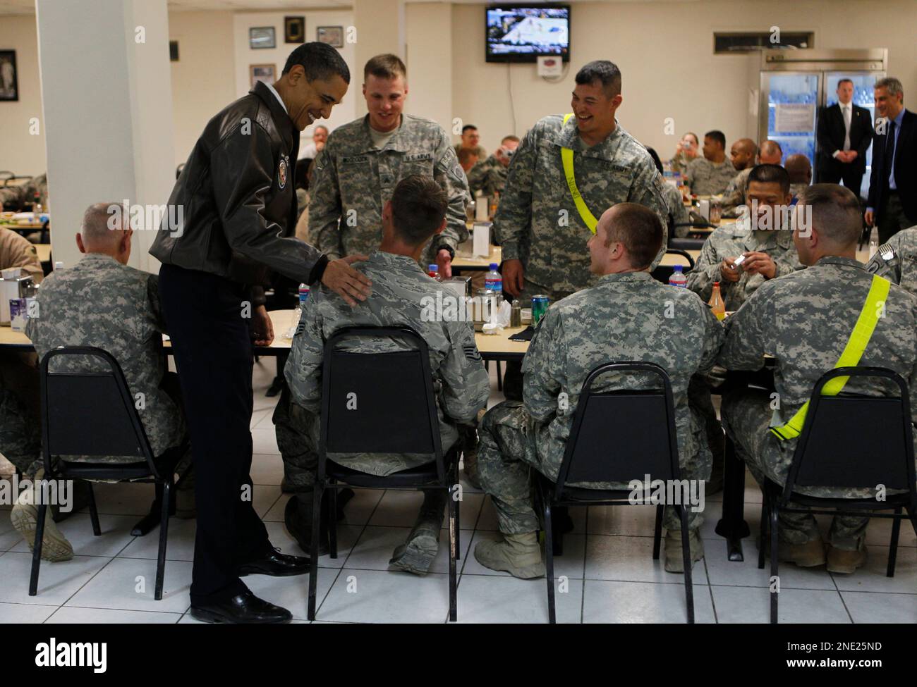 President Barack Obama greets military personnel in Dragon dining ...