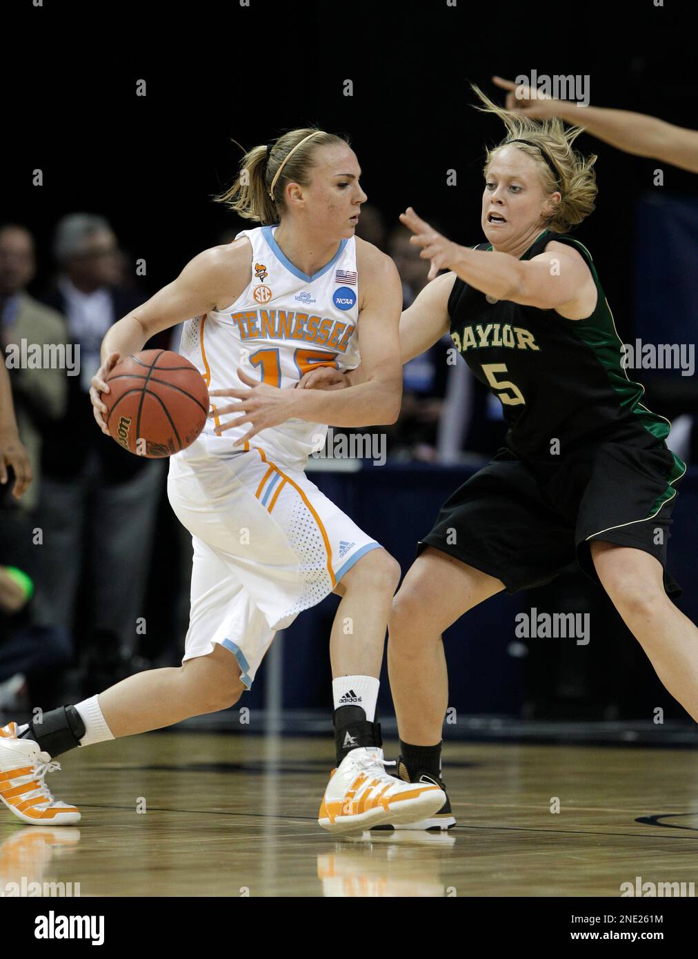 Tennessee forward Alicia Manning (15) plays against Baylor guard ...
