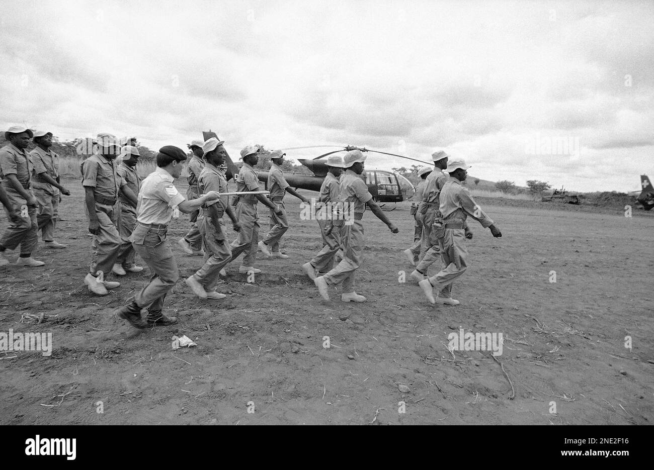 British Army drill instructors train the first batch of Mugabe?s ...