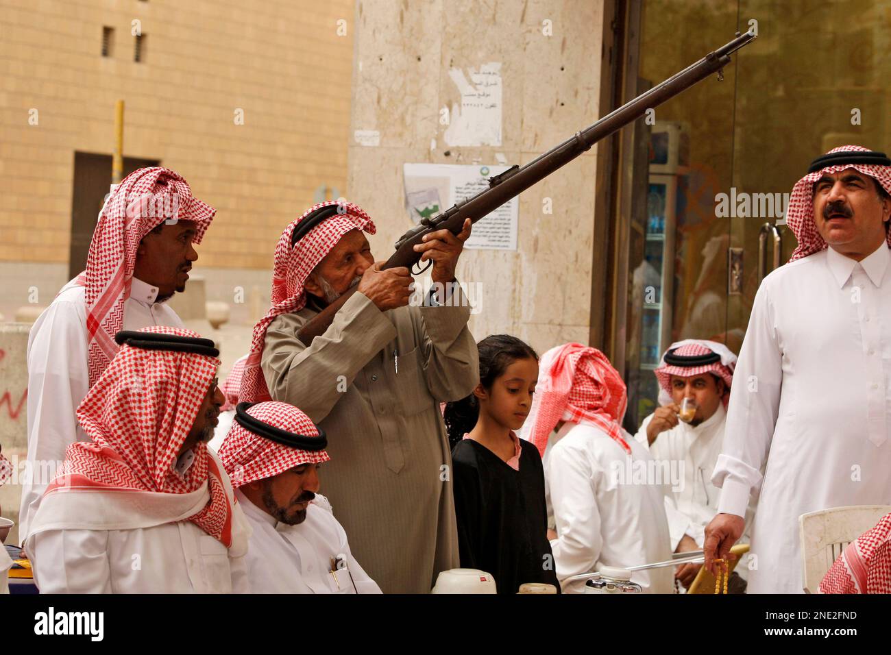 Street auction hi-res stock photography and images - Alamy