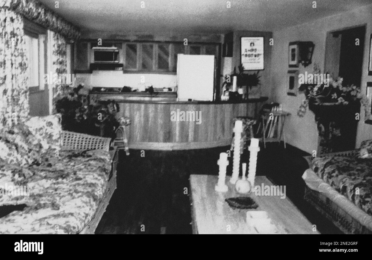 The living room and kitchen of the prison occupied by Colombian drug ...