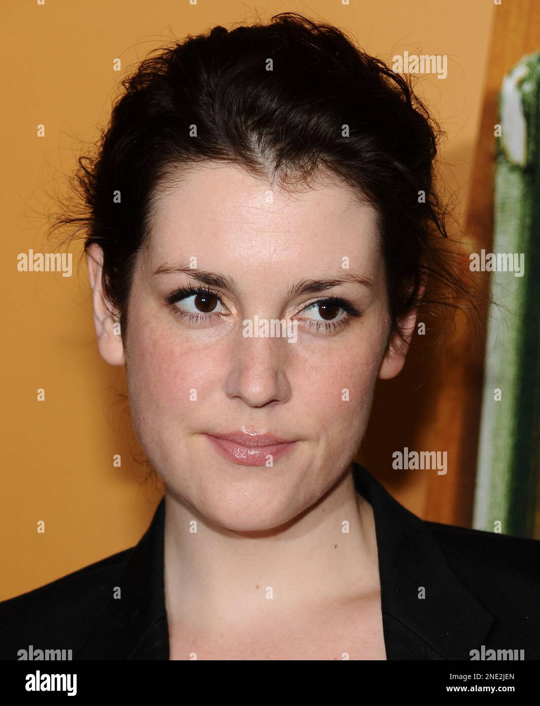 Actress Melanie Lynskey attends the premiere of 'Leaves Of Grass' on ...