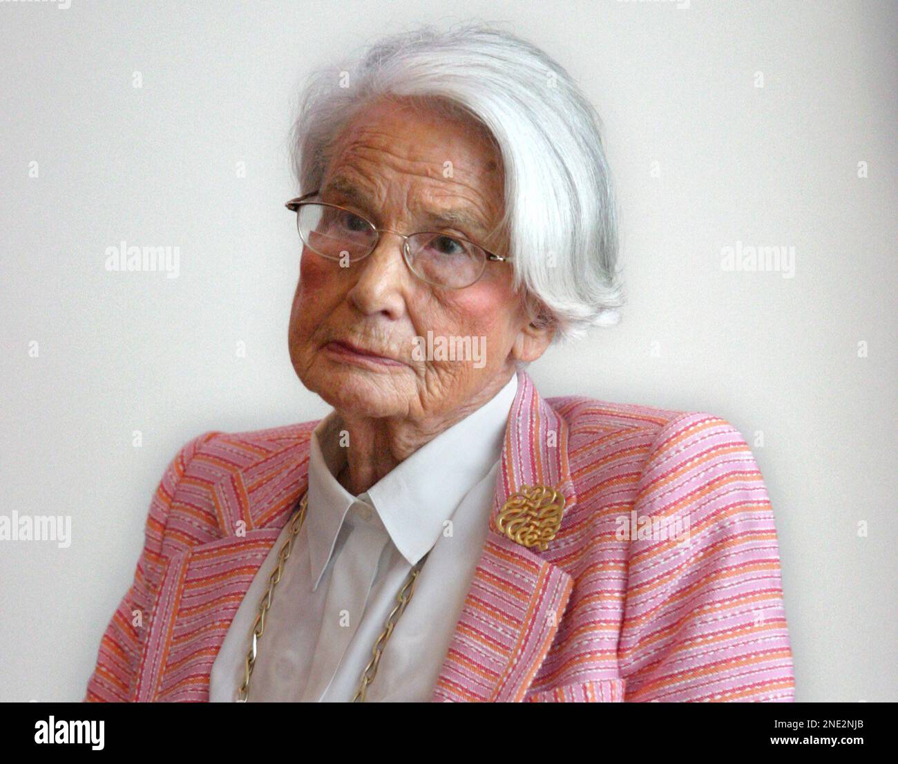 ARCHIV - Elisabeth Noelle-Neumann, aufgenommen am 3. August 2005 ...