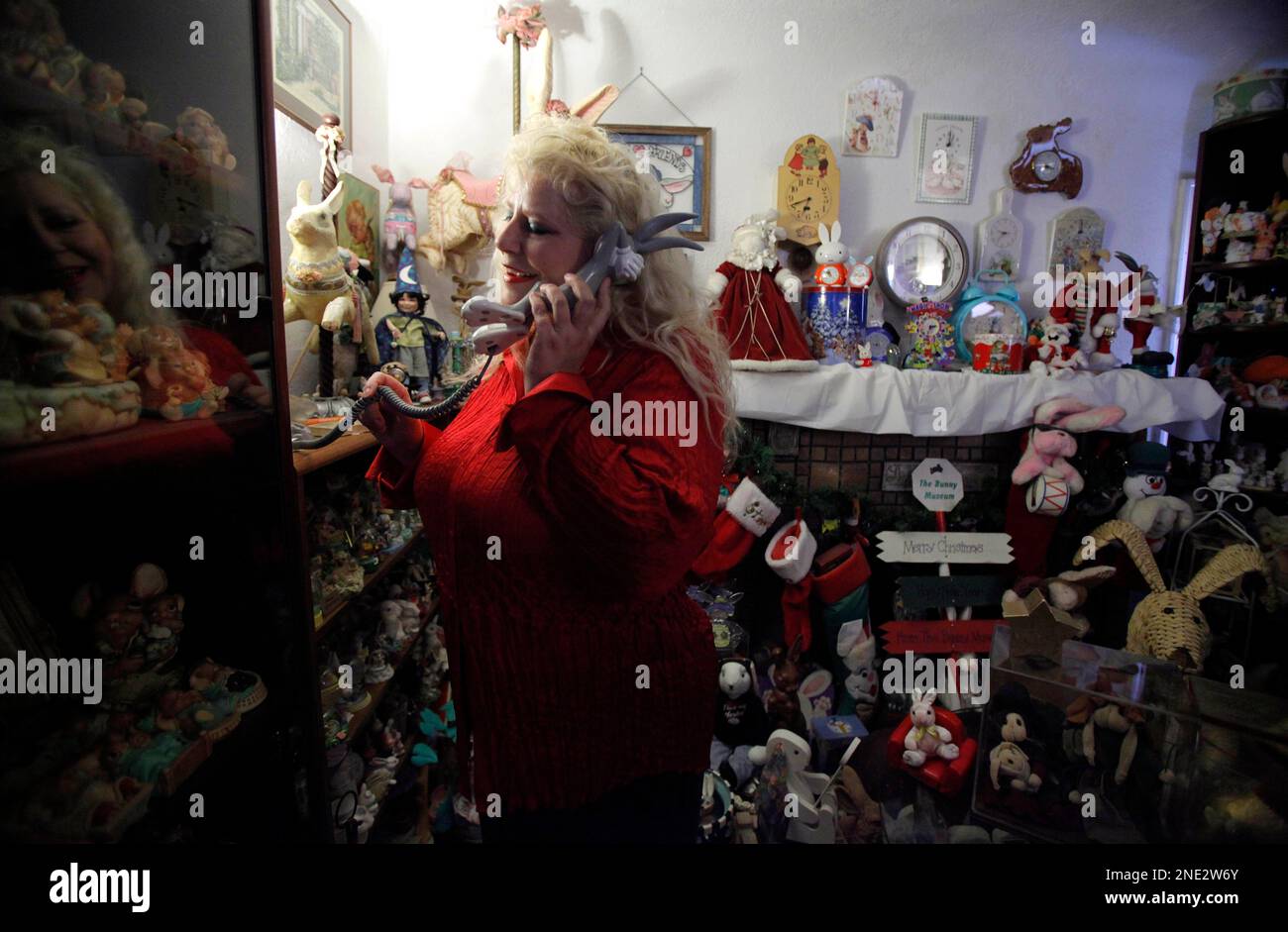 In this photo taken March 18, 2010, Candace Frazee, co-owner and ...