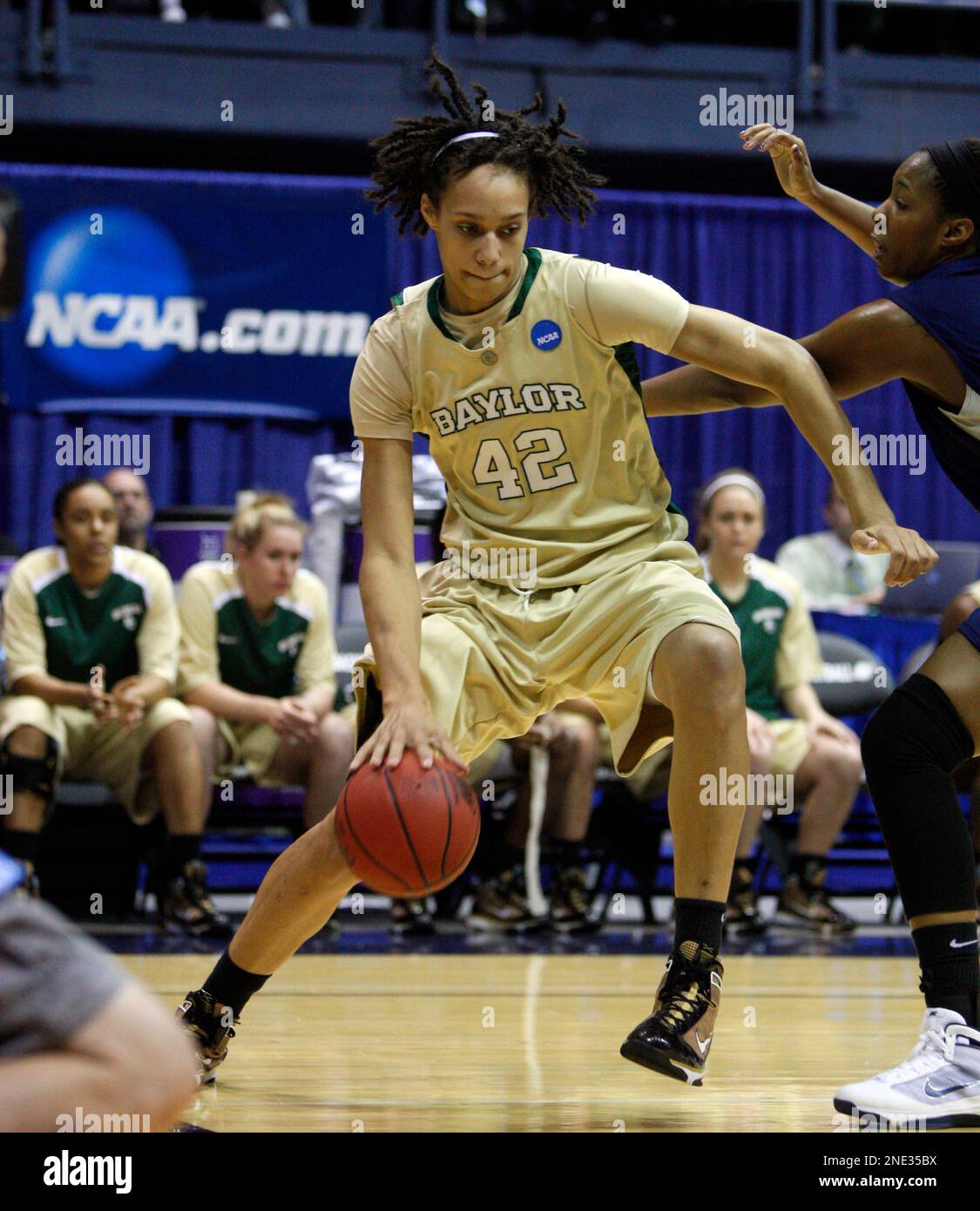 Baylor's Brittney Griner (42) drives against Georgetown during an NCAA ...
