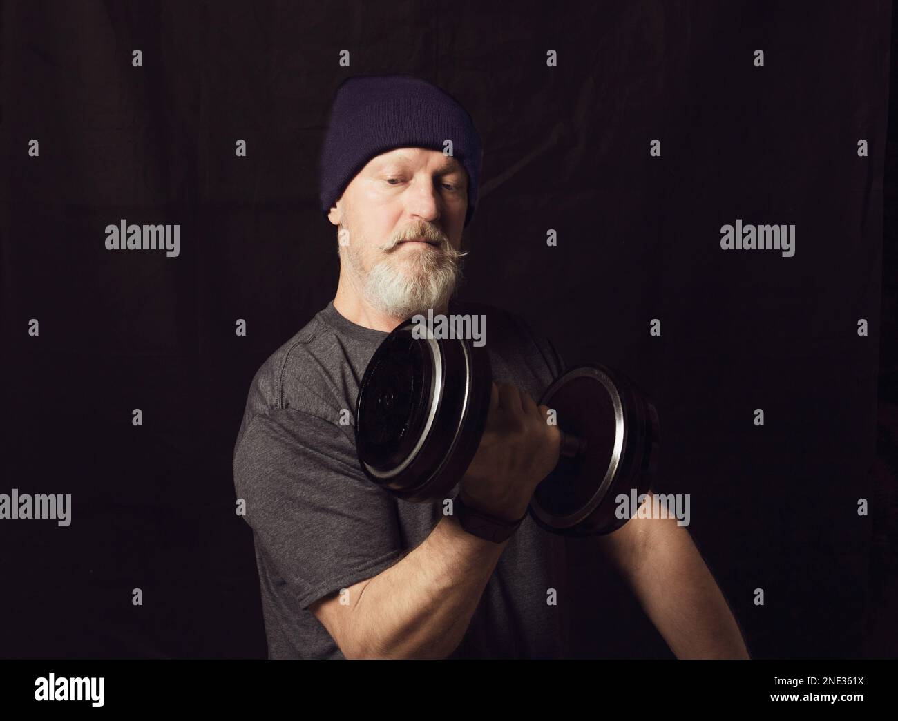 Elderly person dumbbell hi-res stock photography and images - Alamy