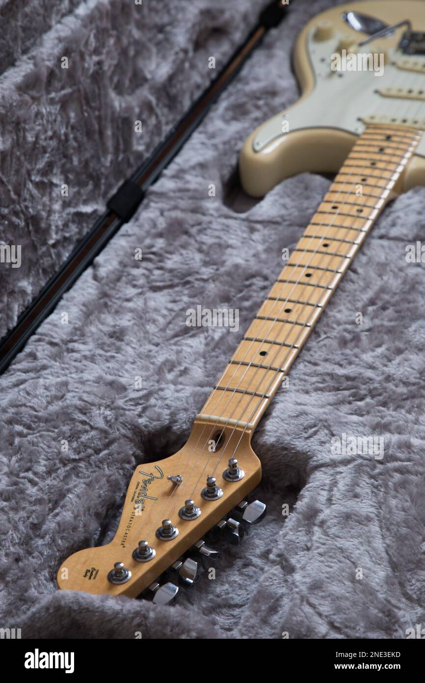 Fender stratocaster headstock hi-res stock photography and images - Alamy