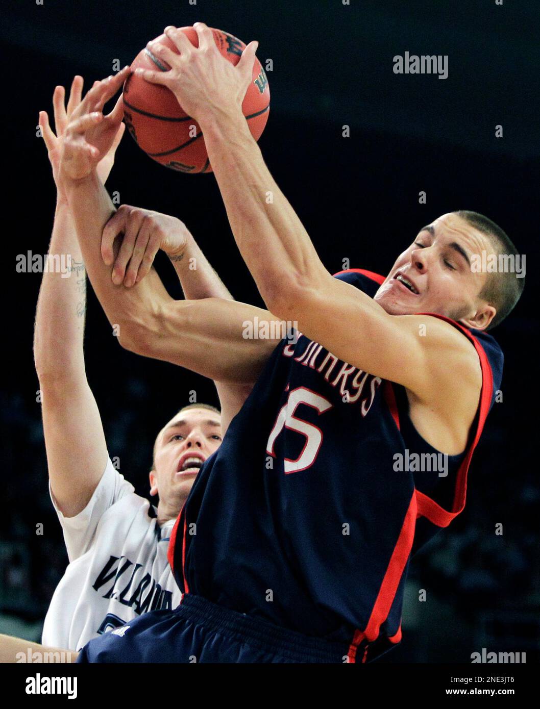 Saint Mary's Beau Levesque (15) and Villanova's Taylor King, rear ...