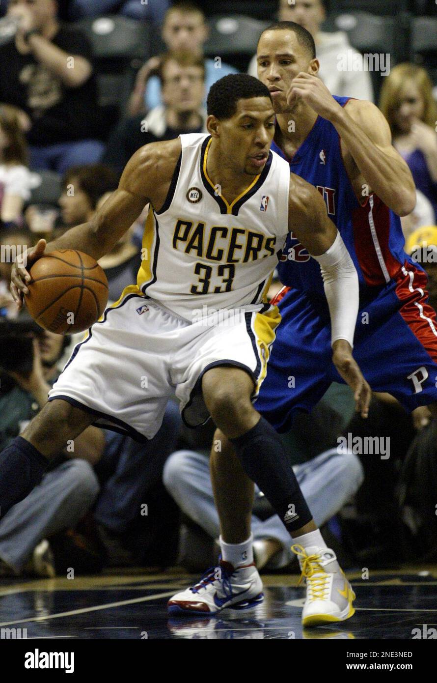 Indiana Pacers forward Danny Granger (33) drives on Detroit Pistons ...